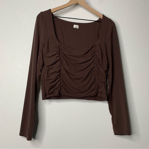 Aritzia | Tops | Aritzia Wilfred Xl Lydia Brown Long Sleeve Crop Top ...